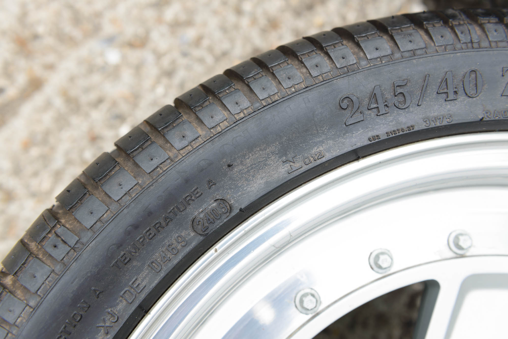 FERRARI F40 - ORIGINAL WHEELS AND TYRES for sale by auction in , United ...