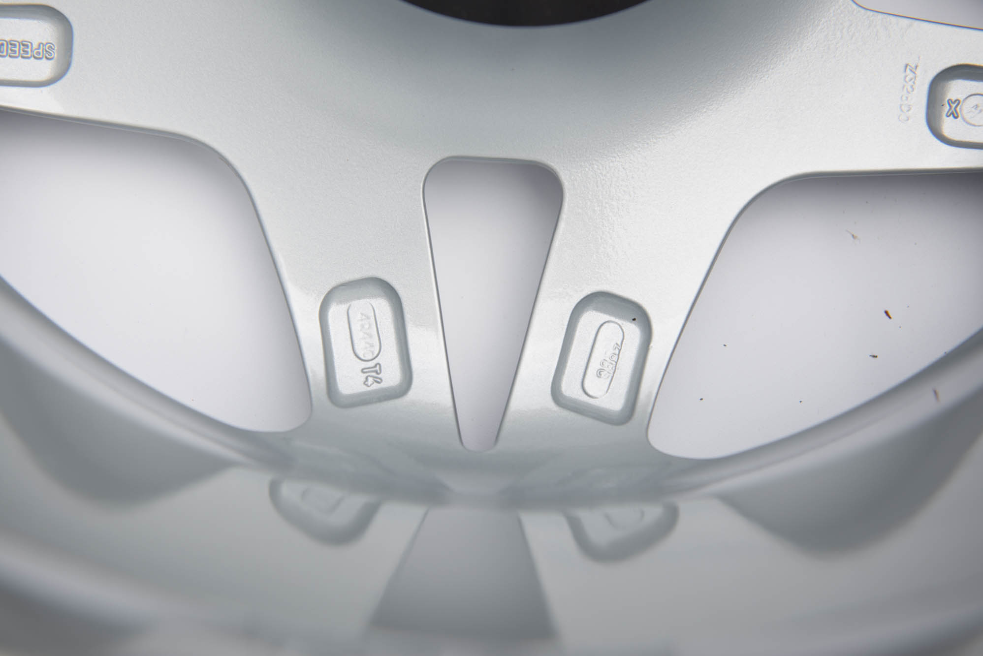 FERRARI F50 - SET OF NEW MAGNESIUM ALLOY WHEELS for sale by auction in ...