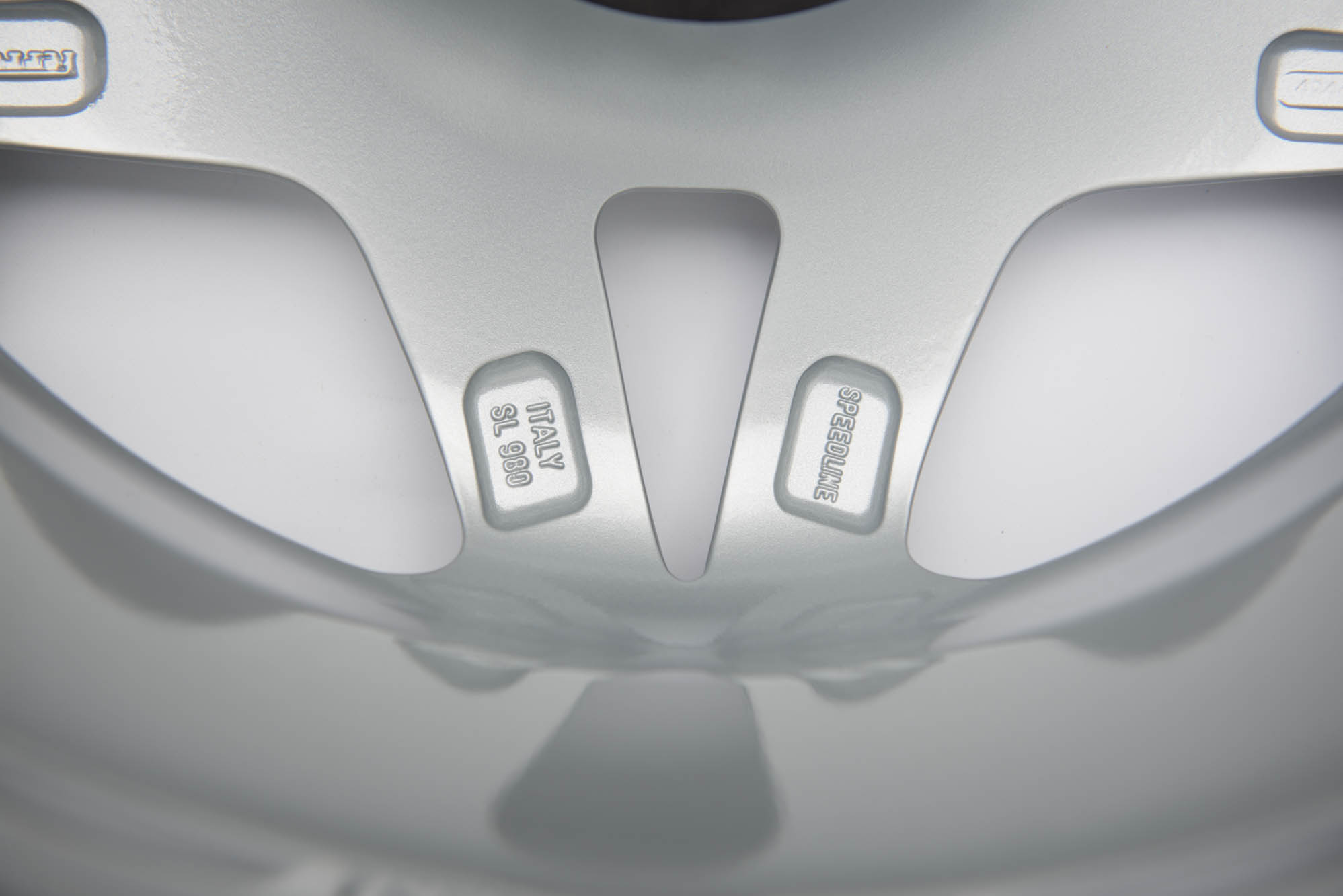 FERRARI F50 - SET OF NEW MAGNESIUM ALLOY WHEELS for sale by auction in ...